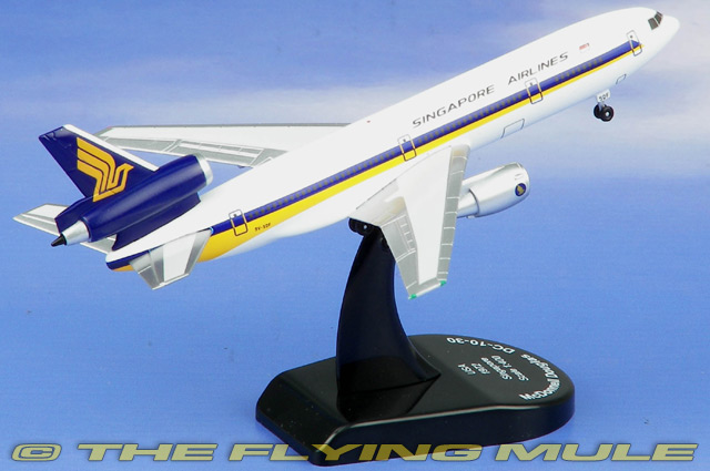 DC-10 1:400 Diecast Model - Model Power MP-5820 - Model Power 5820