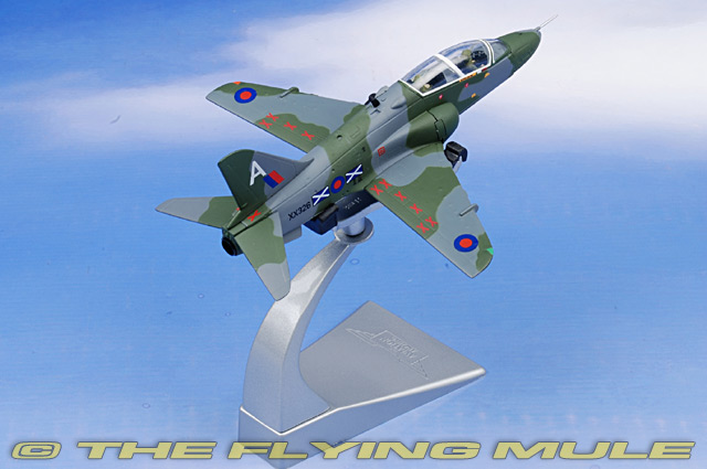 Corgi AA36005 - Hawk Diecast Model, RAF No.151(R) Sqn, 2 TWU, XX326