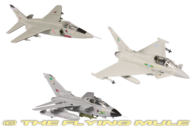 Corgi AA39909 - Diecast Model, 3-Piece Set w/Glass Display Case