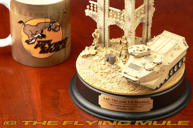 Dragon Models 60184 - AAV7 AmTrac Display Model, USMC, Mogadishu, Somalia