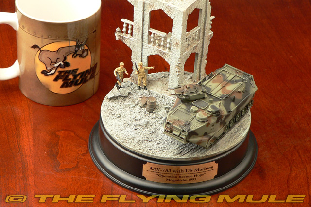 Dragon Models 60194 - AAV7 AmTrac Display Model, USMC, Mogadishu, Somalia